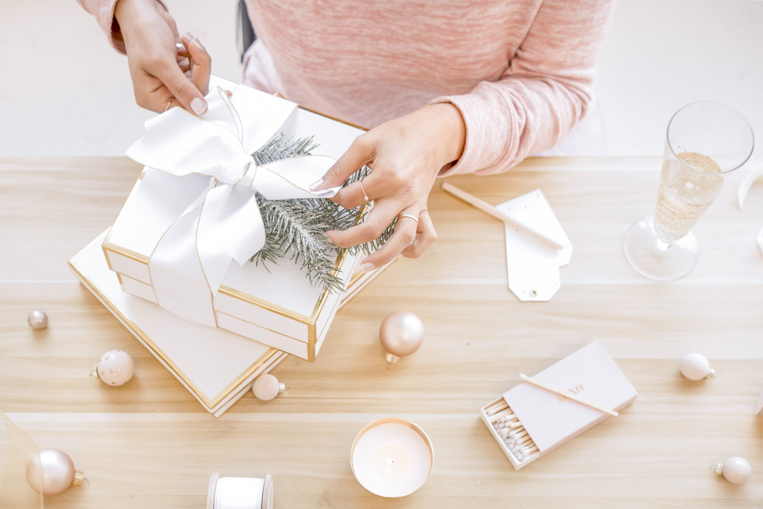 12 Gift Ideas For Creatives - Paola Lane Magazine